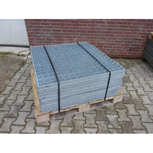 Stalen rooster, 1050 mm x 1000 mm. - A.D.R. Spierings